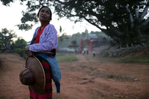THE PALAUNG ETHNIC PEOPLE IN SHAN STATE MOUNTAINS