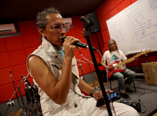 Malaysian legend rock band - Search